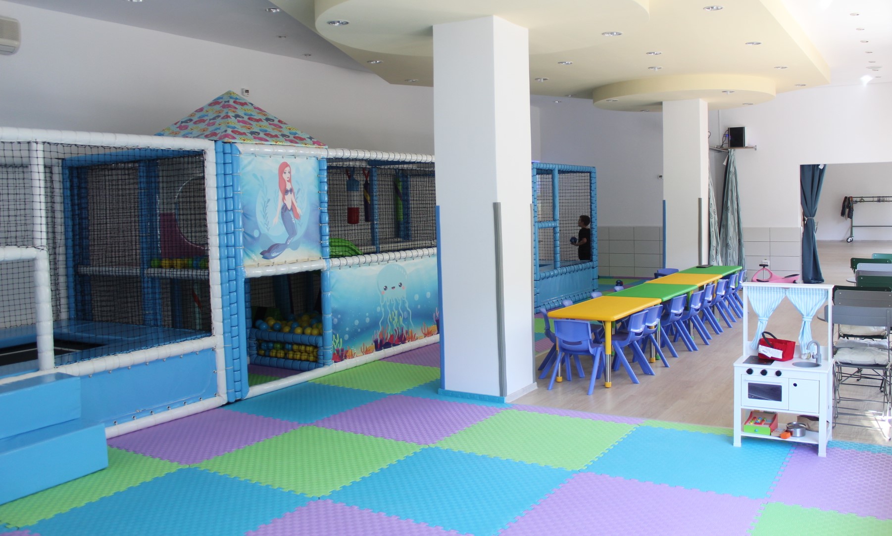 Loc de joaca petreceri pentru copii - eziuamea.ro